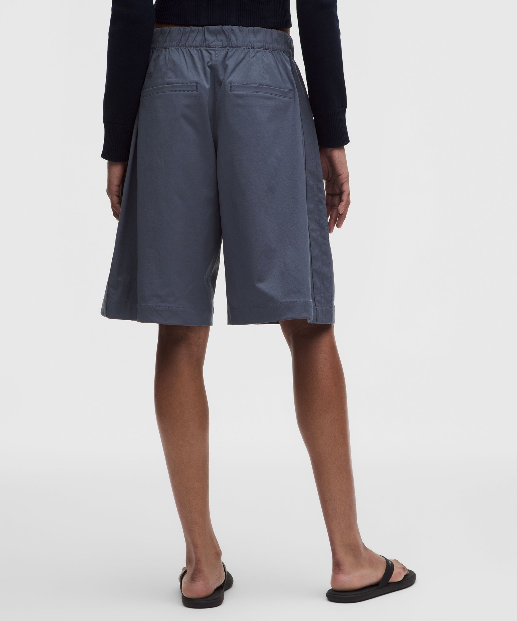 LULULEMON lululemon Woven Mid-Rise Bermuda Shorts